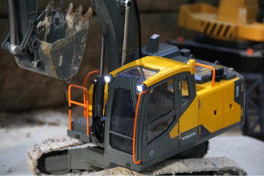 Double Eagle Volvo EC160E Metal 1/14 Scale Excavator - RTR [EE010-003 ...